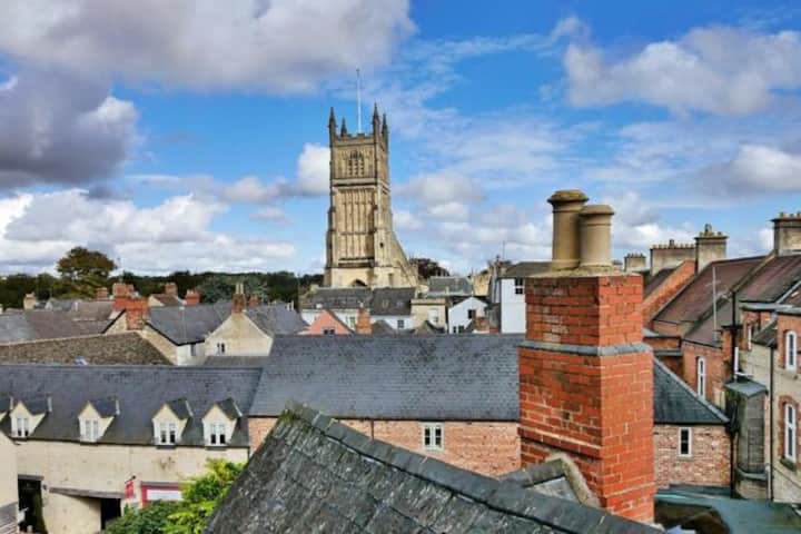 1 Bed 4th Floor Flat In Middle Of Cirencester - Cirencester