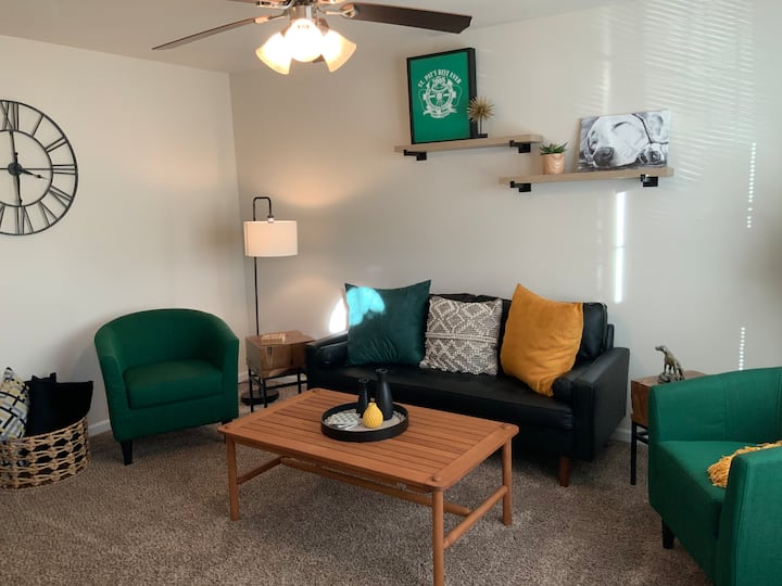 The Miner’s Hound Townhome - Rolla, MO
