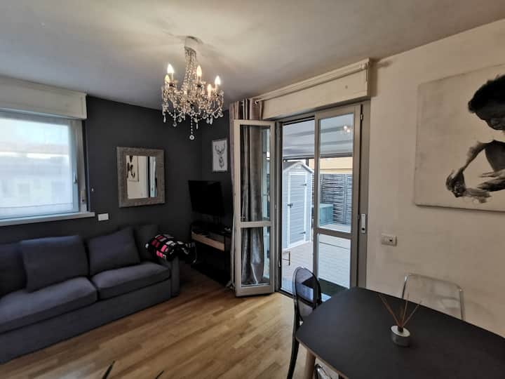 Cozy Apartment With Terrace City Centre, Milan - Milan