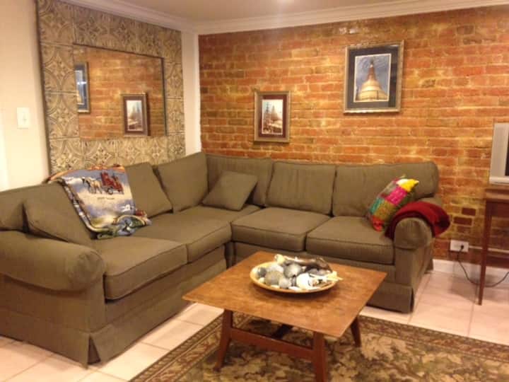 Sunny English Basement - Washington