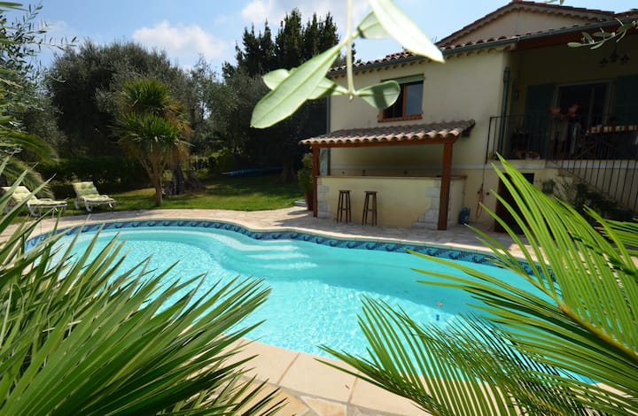 Grande Piscine Privée & Charmant Jardin Dans Villa - La Gaude