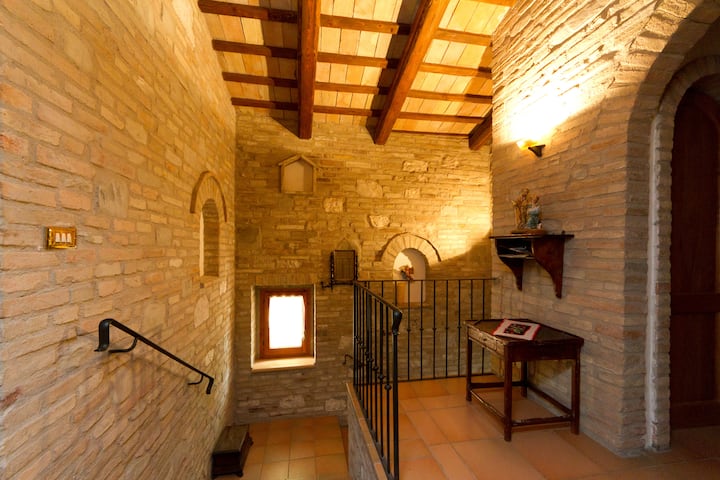 Affittasi Casa Colonica Ad Urbania - Urbino