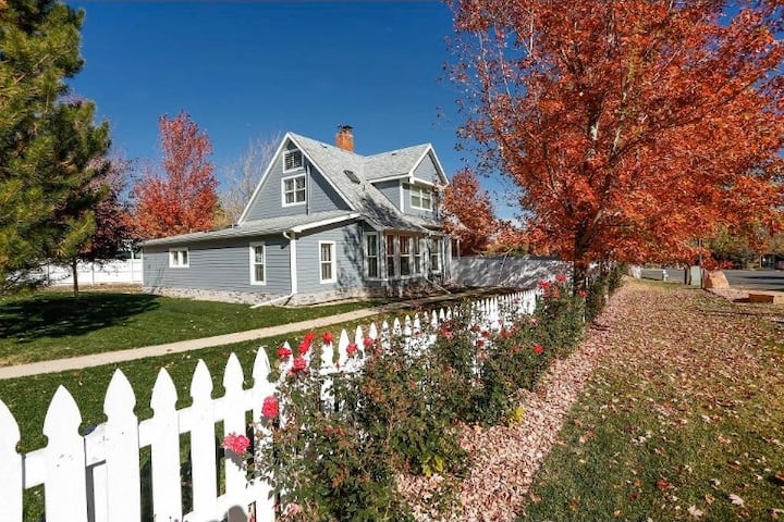 The Historic Juniper Farmhouse - Boulder, CO