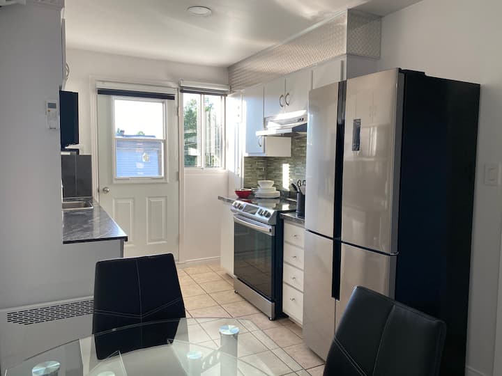 ⭐️⭐️⭐️ Promo 10% Off. New, Beautiful,renovated 4 1/2 - Laval