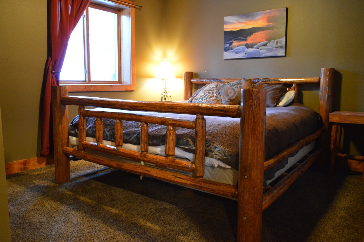 Mineral Mountain Lodge in Gilded Mountain - Cabins for Rent in Lead ...