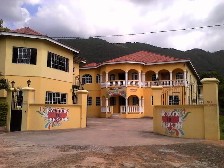 Garnett's Inn - Jamaica