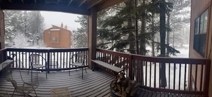M&m’s Cozy Condo In The Middle Of The Mountain Fun - Angel Fire, NM