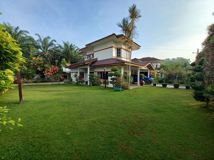 Homestay 2-bedroom Villa With Pool At Port Dickson - Pasir Panjang