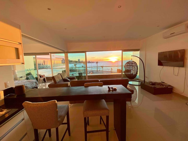Departamento En  Torre Eme  Con Vista Al Mar - Mazatlán