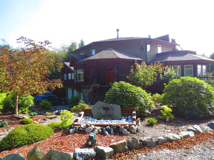 Private 1 Bed Suite W Kitchen & Parking - Ucluelet