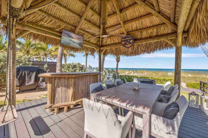 Oceanfront Luxury Oasis, Private Beach Tiki Bar - Cocoa Beach, FL