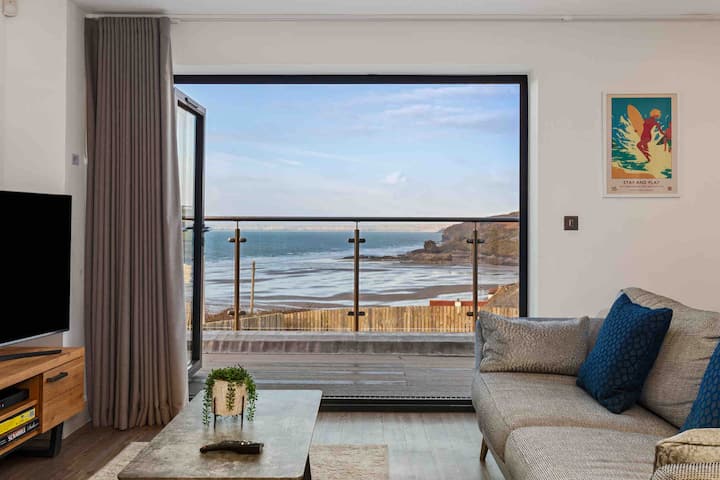 4 Bedroom Executive Home With Panoramic Sea Views. - Haverfordwest