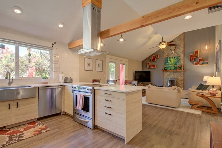 Updated & Private 3 Bed, 3 Bath - Beaverton, OR