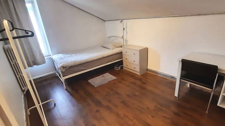 Chambre Cosy Et Spacieuse Chez L'habitant. - Longwy