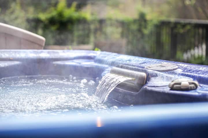 Russian River Home Hot Tub & Walk To River - Guerneville, CA