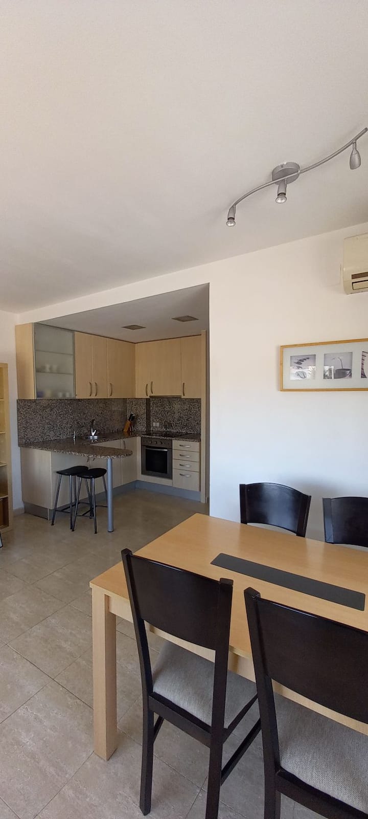 Apartamento Con Buenas Vistas Y Cuco - La Escala