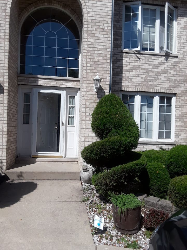 Quiet Utopia Master Suite W/spa Bath - Lynwood, IL