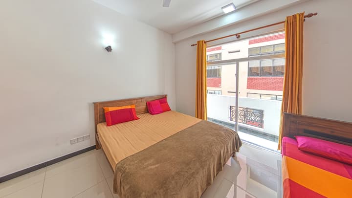 Sea Breeze  - ( Colombo  Family Stay Upto 7 Guest) - Colombo