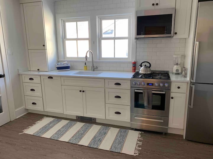 Charming Renovated Rowayton Apartment. - Norwalk, CT