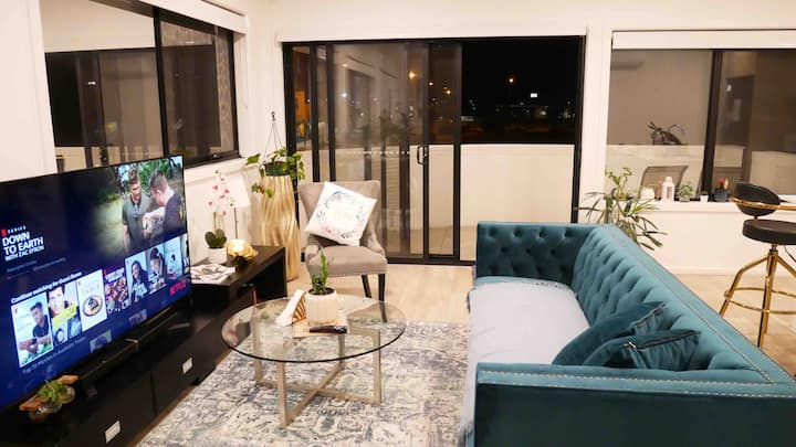 Lakeside Retreat In Pakenham | Walk To Shops - Beaconsfield, Australia