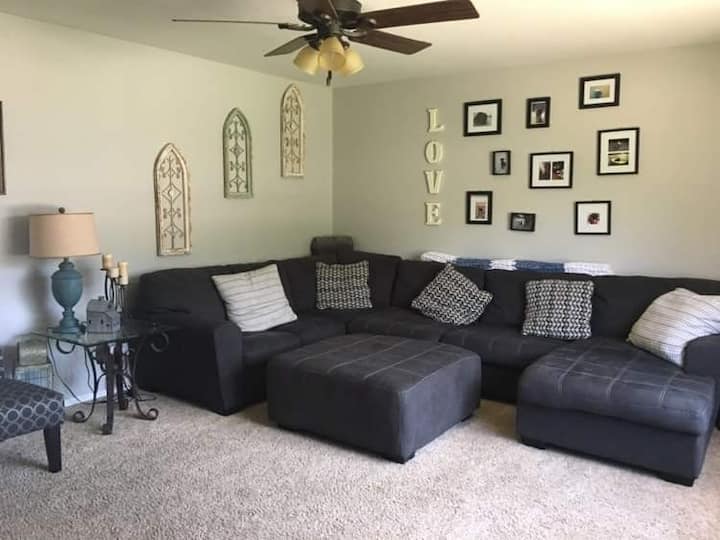 Cozy/eclectic Home Away From Home - Bennington, NE