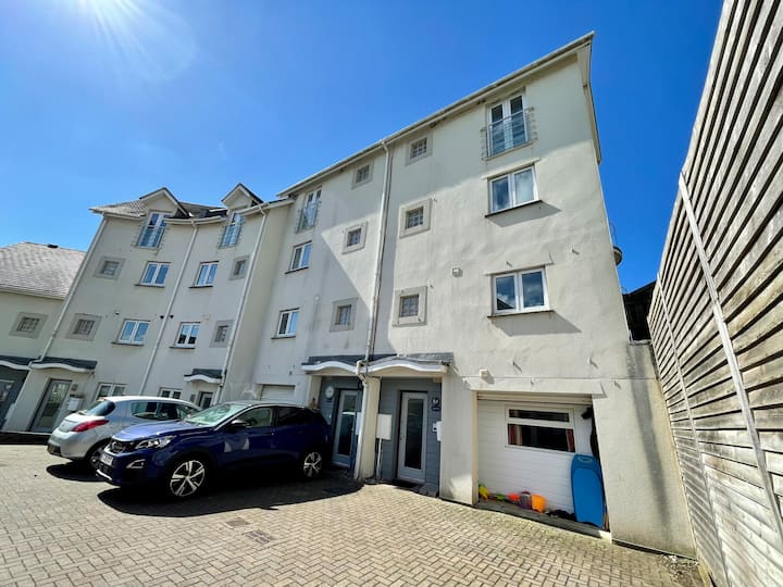 Modern Cornish Townhouse - Next To Beach - Bude
