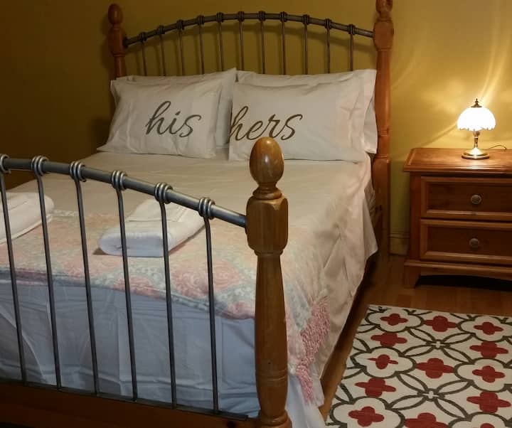 "The Charm Spot " Get Gthe L  You Be - Springfield, MA