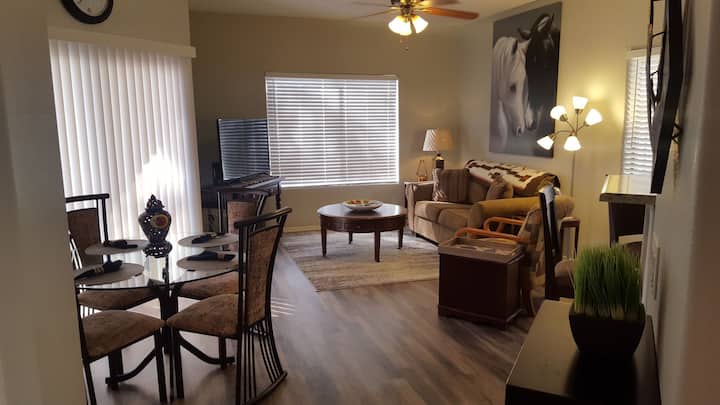 Desert Breeze Condo In West Phx. - Camelback Ranch