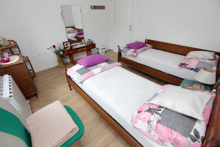 Villagio ... Bedroom 1 - Slap