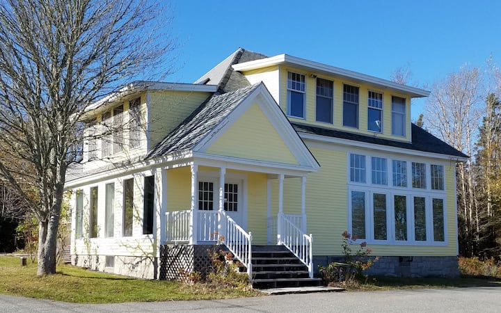 Lovely Spacious 3 Bedroom 2 Bath Apartment - The Bluffs, Mt Desert