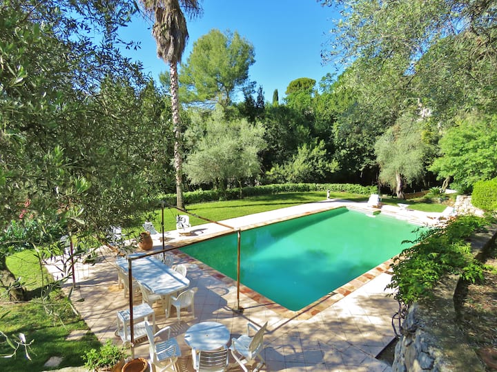 Villa - 300m² - Piscine - Vue Mer - 10 Personnes - Grasse