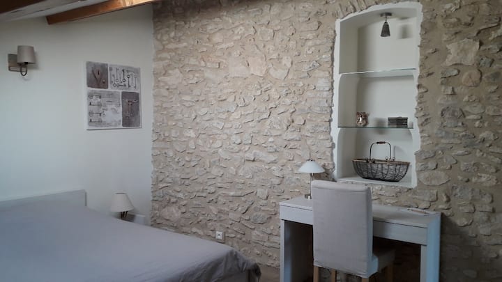 Bel Appartement Dans La Campagne Aixoise. - Venelles