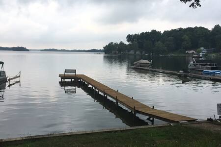 Gun Lake Vacation Rentals & Homes - Michigan, United States | Airbnb