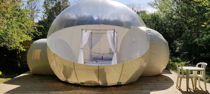 Tente Bulle Gonflable En Campagne Et Bord De Mer - Étretat