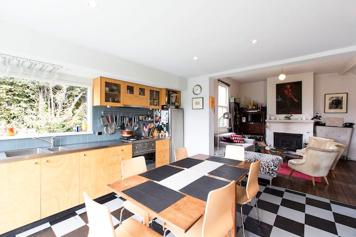 Central Hobart Historic Cottage - Hobart