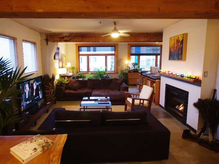 Loft At Maple Tree Square - Vancouver