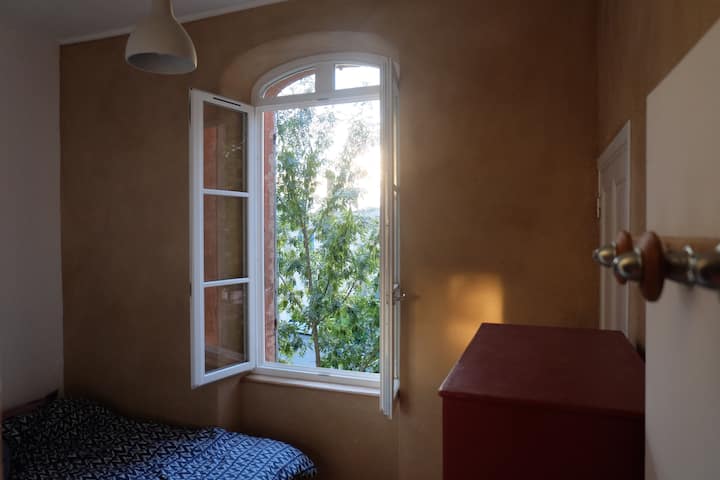 Jolie Chambre Calme Dans Maison Ancienne - Die