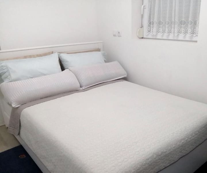 Modern, Convenient, 1 Bedroom Apartment (Apt 2) - Smederevo
