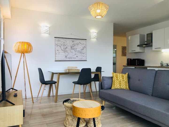 Chambre Du Palmier | Terrasse 20m2 | Tram Genève - Annemasse