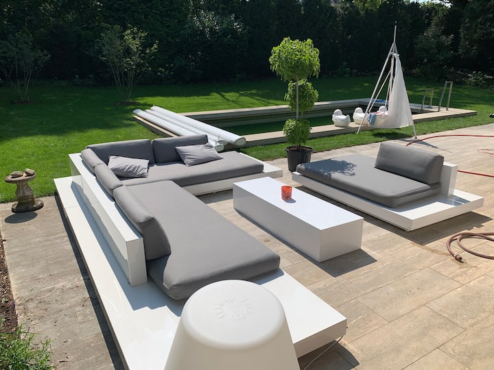 Luxus Villa Mit Beheiztem Pool Und Garten - Oberhaching