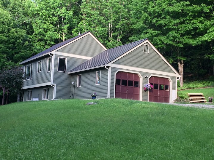 Beauty, Privacy, And Comfort! - Camel's Hump State Park, Duxbury