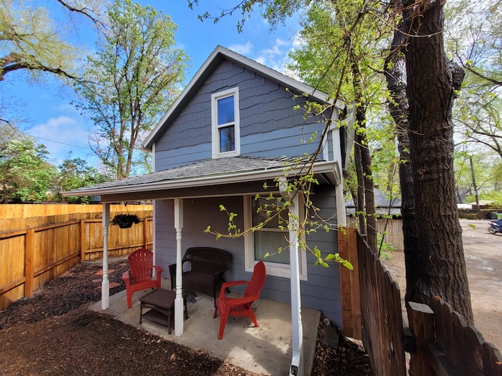 *Vern Cottage* Dwtn, Walkable, Clean & Welcoming! - コロラド・スプリングズ, CO