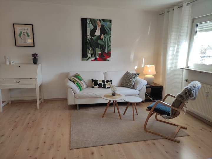 Cozy, Sunny Apartment Near Campus + Parking - Saarland