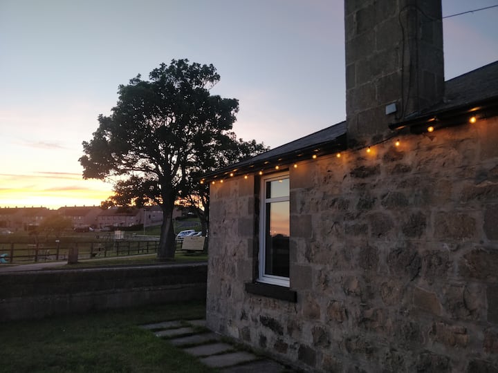 Charming Stone Bungalow - Elgin