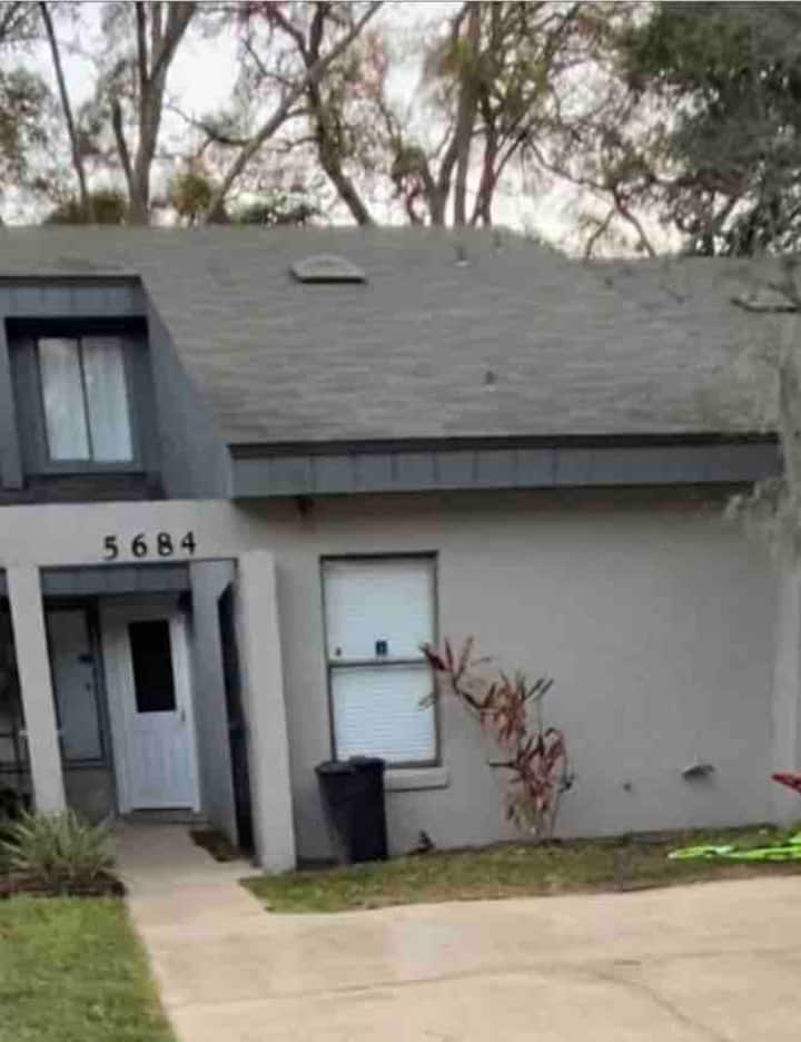 Palace House Inn & Comfort Zone. - Orange Park, FL