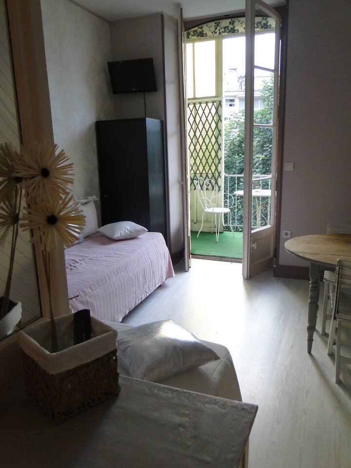 Appartement Meublé Au Calme Avec Belle Vue - Aix-les-Bains