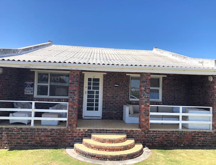 Uxolo : A Seaside Haven Of Peace - Gansbaai