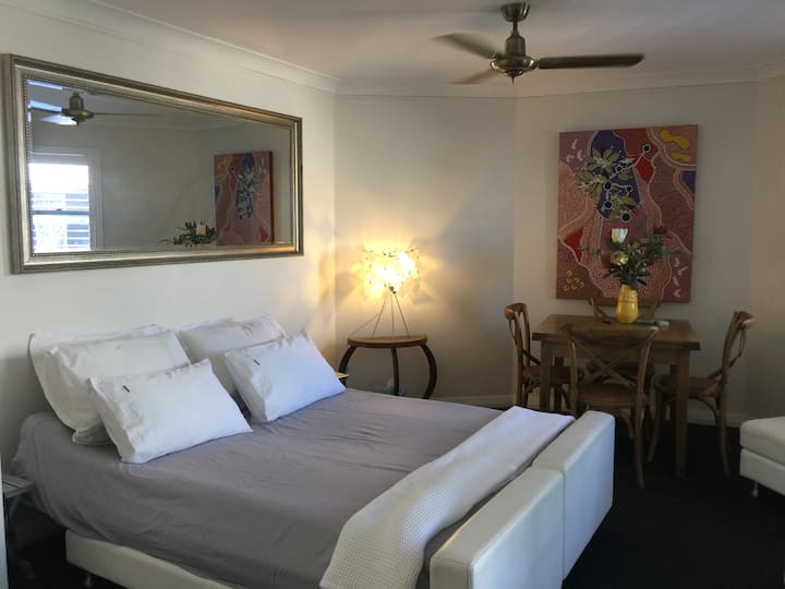 Delightful Studio Opposite Sydney Uni - Camperdown