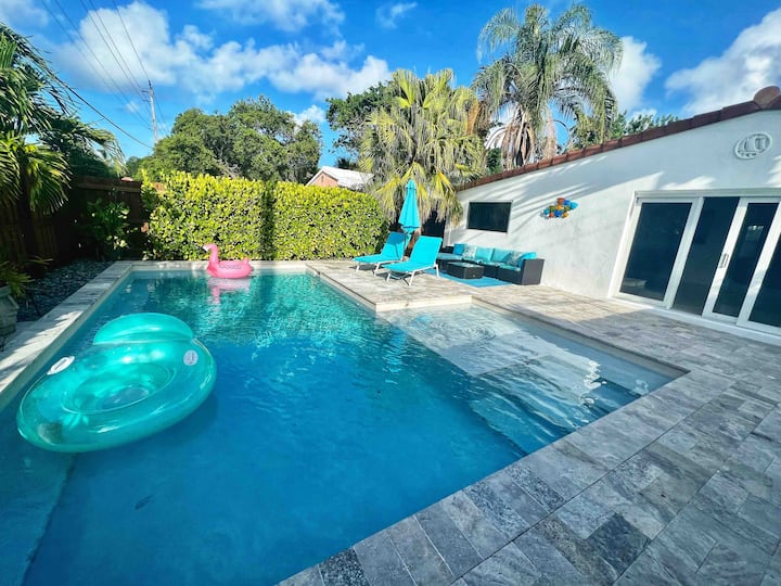 Stylish & Bright ~ 5★ Location, Pool, Hot Tub, Pkg - Fort Lauderdale