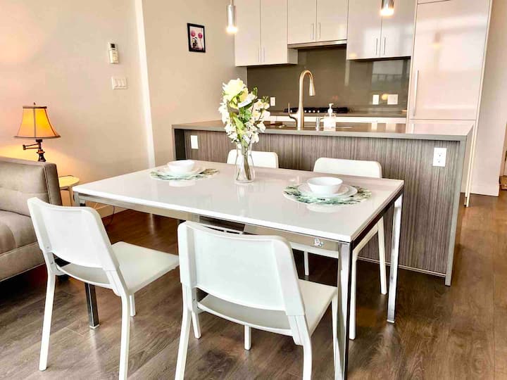 Central Location 1 Bedroom 2 Bathrooms - Richmond